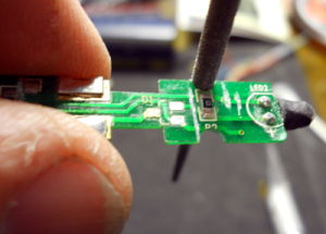 How to install a TCS Z2 decoder in the new Lifelike N Scale GP 20 | N ...